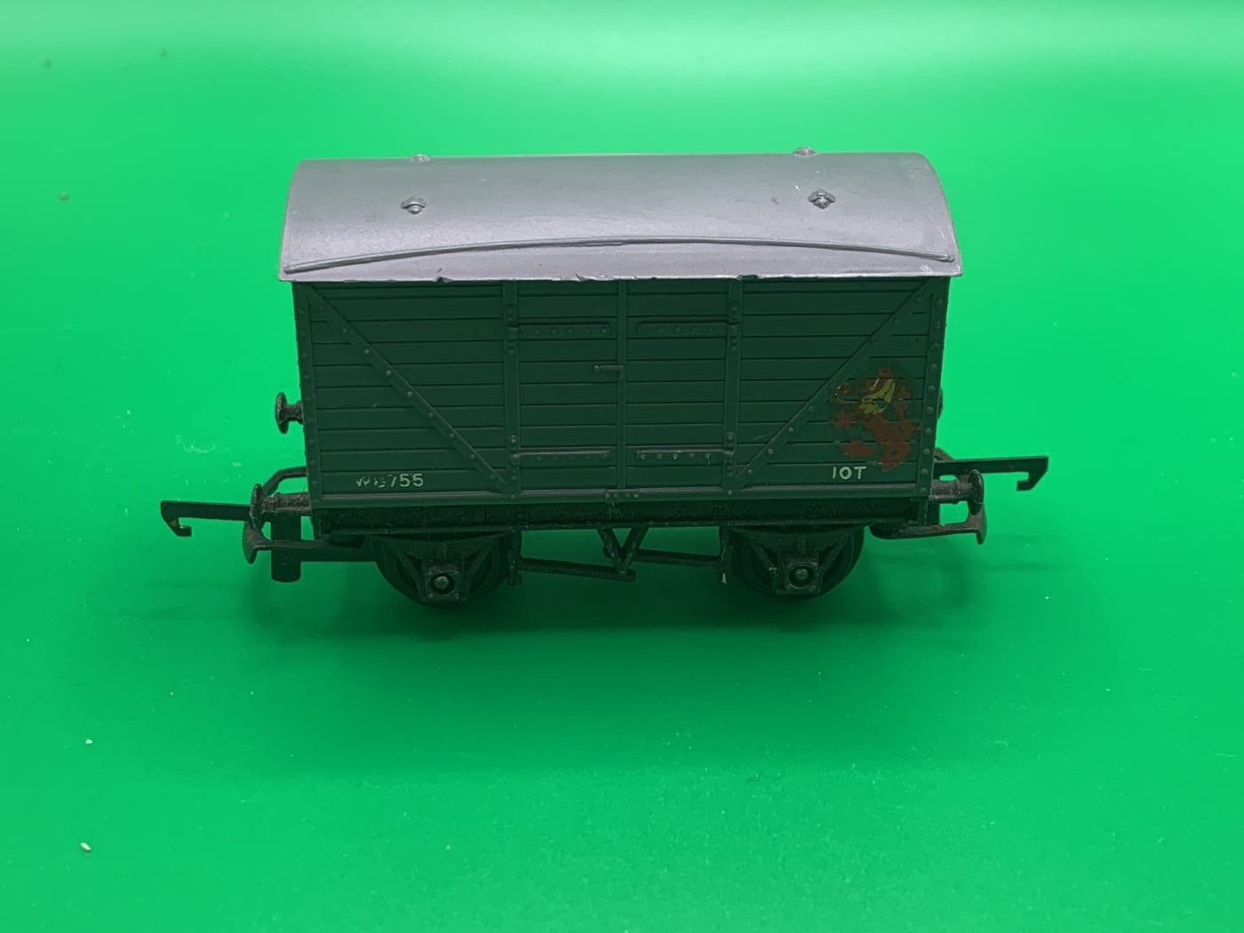 Triang R11/14 Closed Van W8755 10T